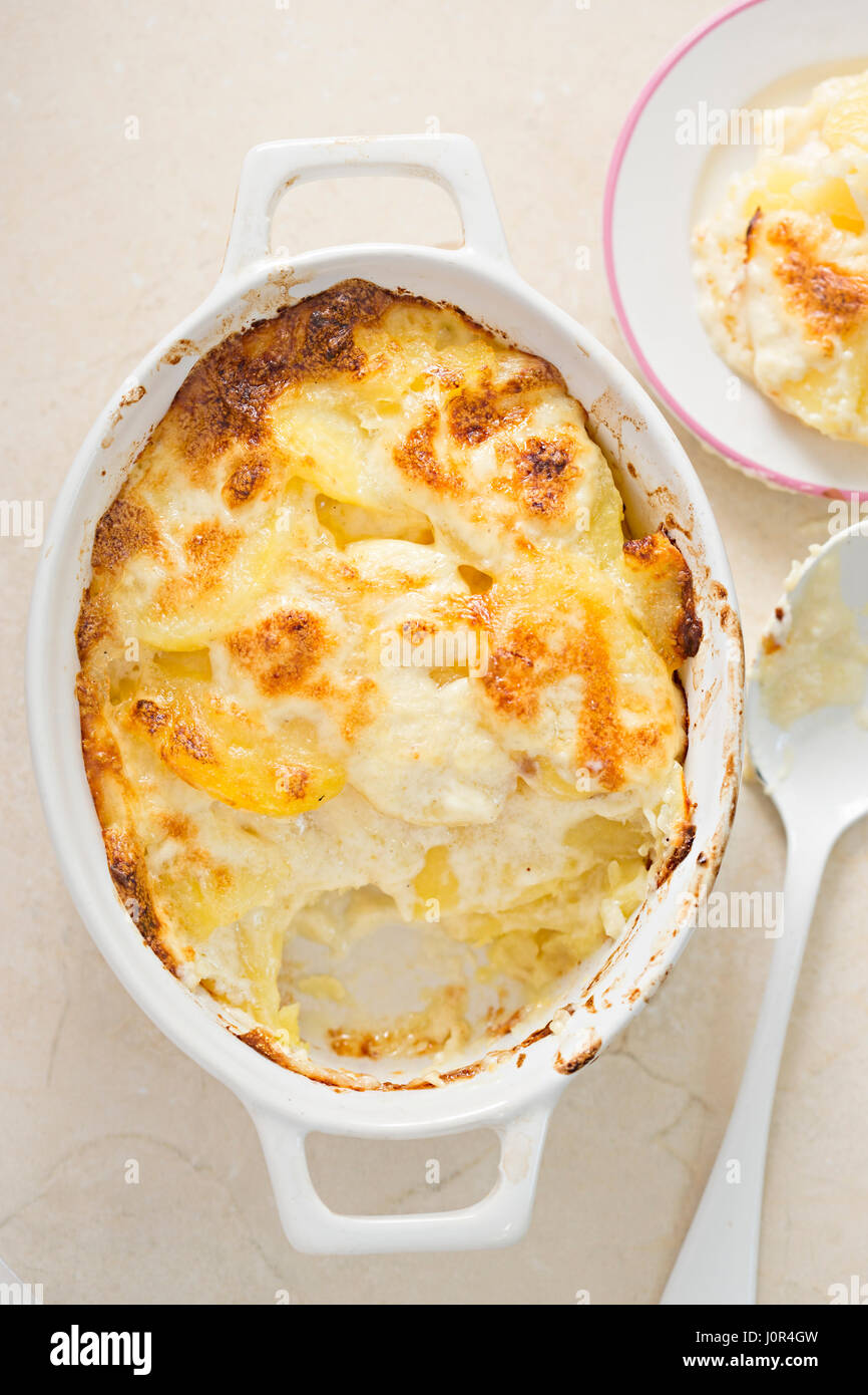 Potato gratin with béchamel sauce Stock Photo - Alamy