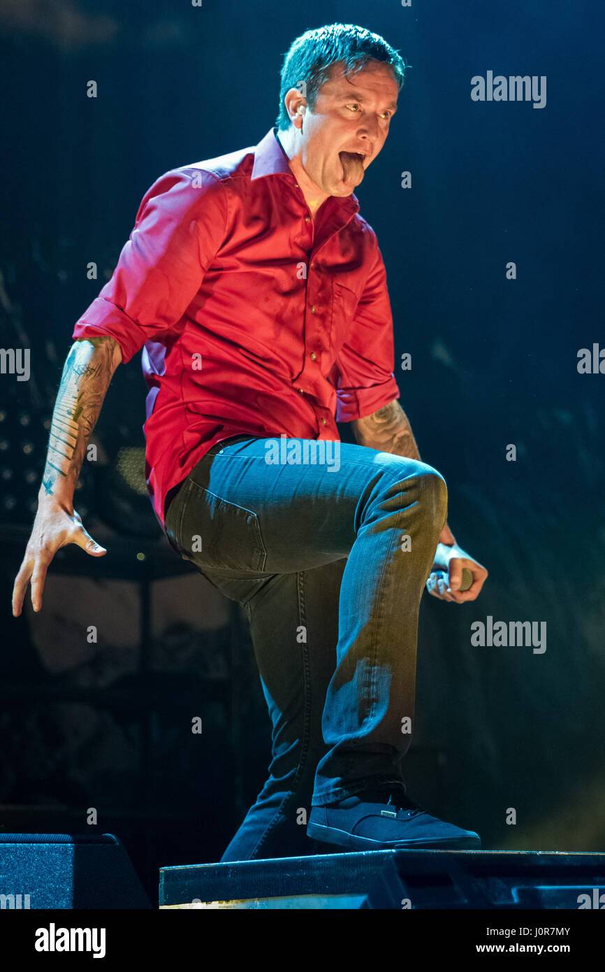 Heaven Shall Burn performing live at Campo Pequeno Featuring: Marcus ...