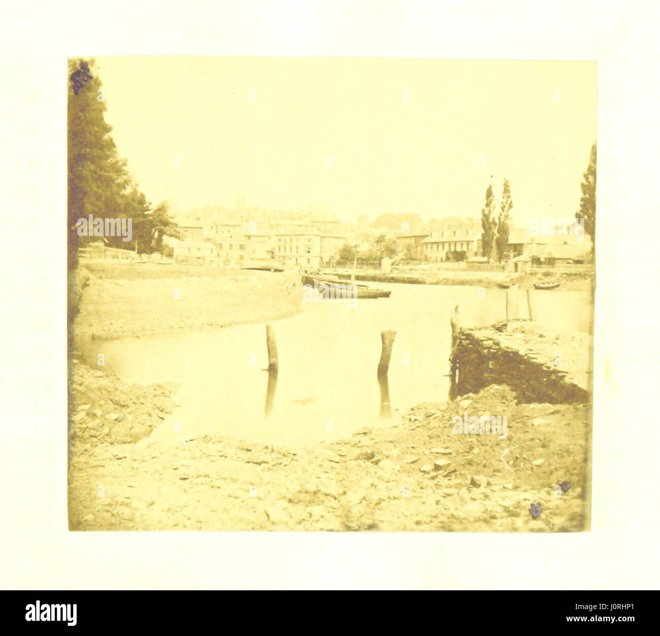 This guide to the Kingsbridge Estuary provides a detailed exploration ...