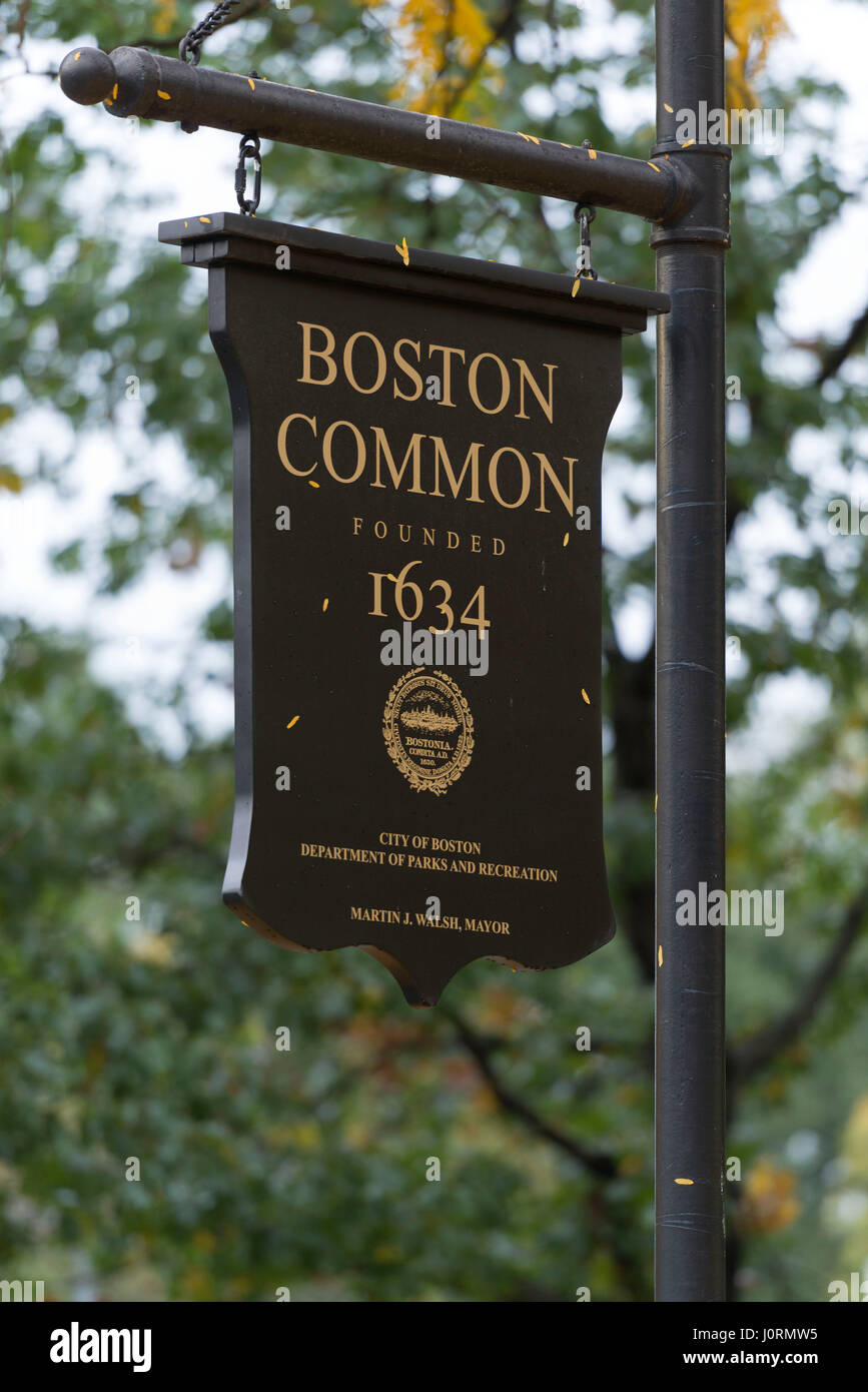 Boston Common Sign in the Fall Stock Photo - Alamy