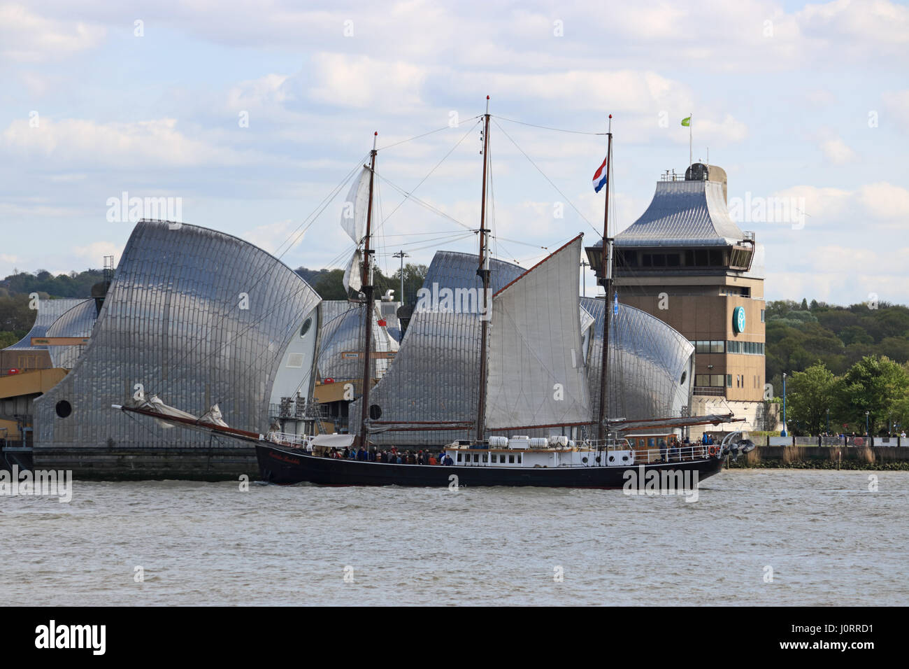 Passes through thames barrier hi-res stock photography and images - Alamy