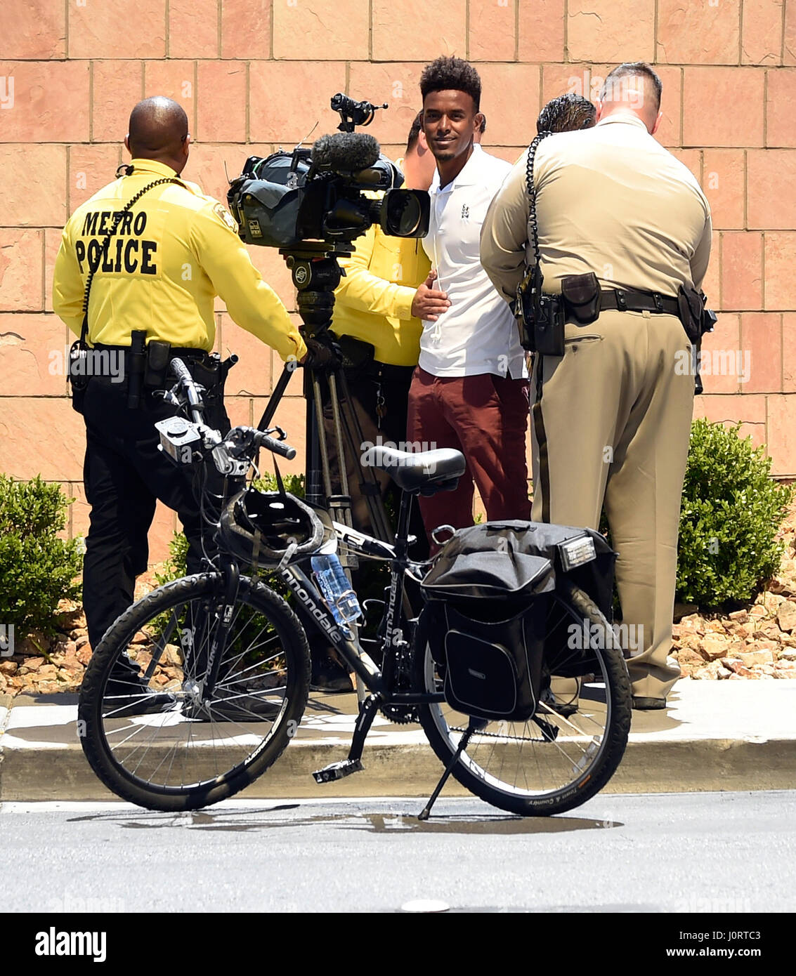 Las Vegas, Nevada, USA. 15th Apr, 2017. Television news photographer ...