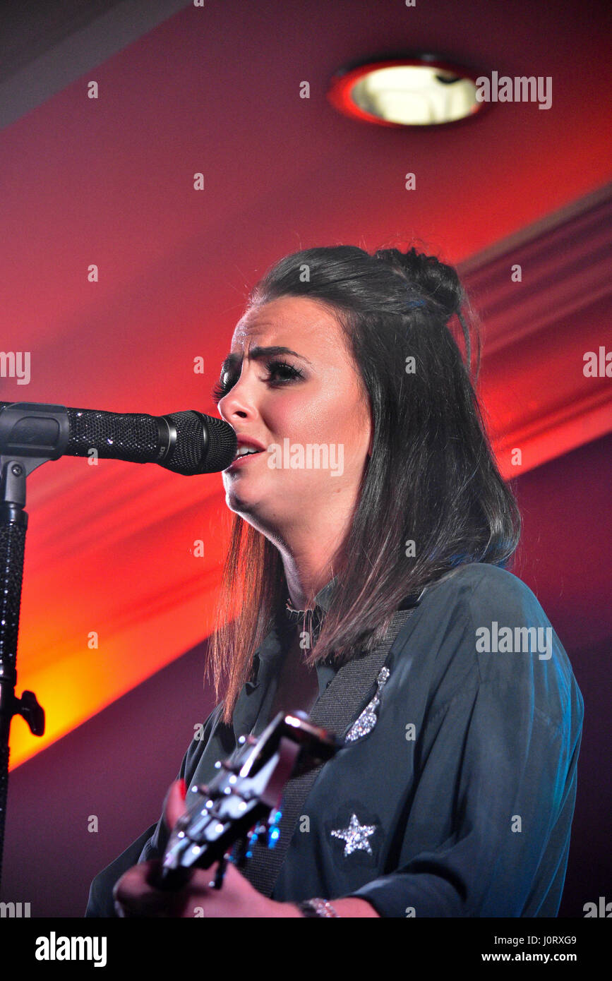Lisa mchugh hi-res stock photography and images - Alamy