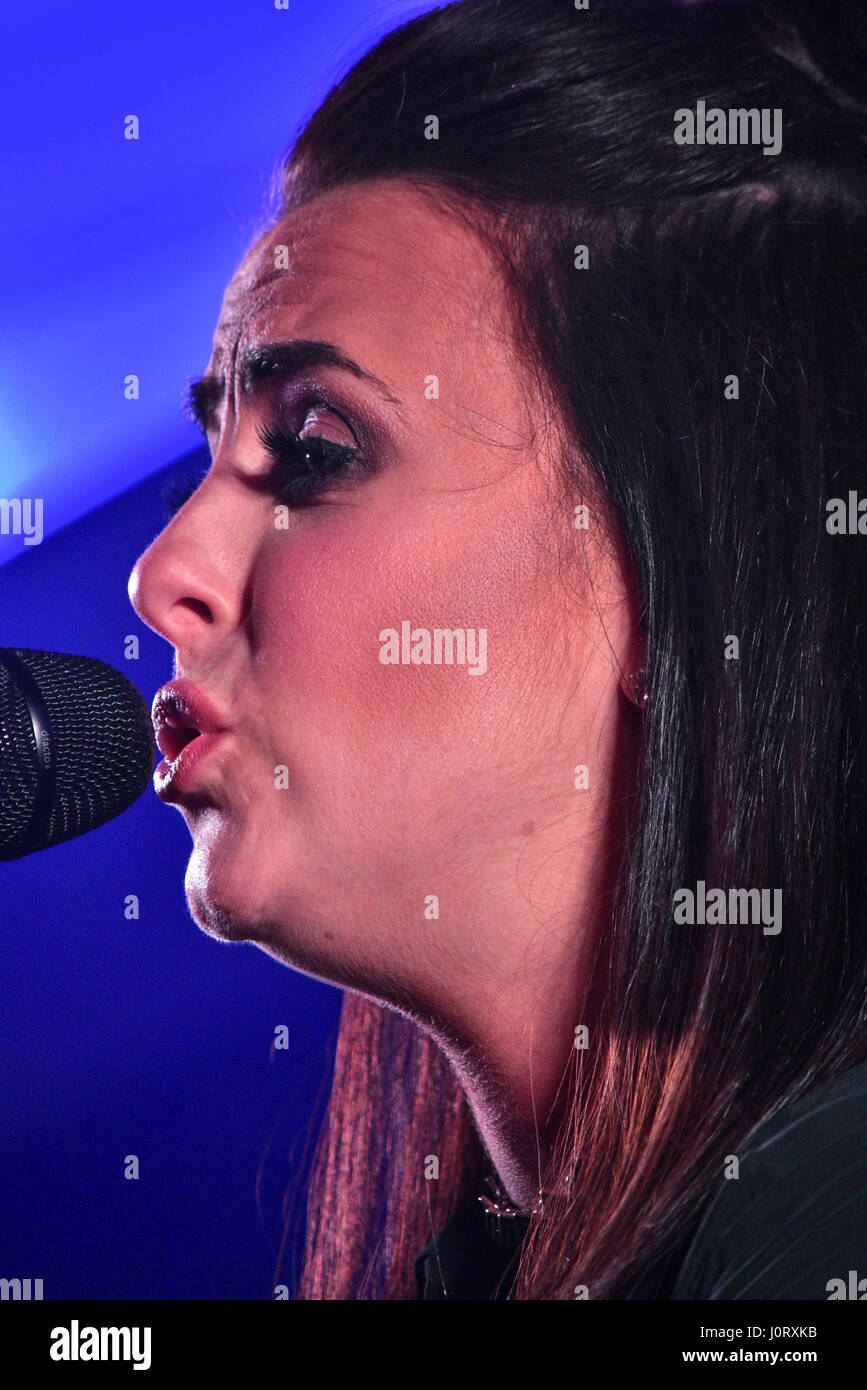 Lisa mchugh hi-res stock photography and images - Alamy