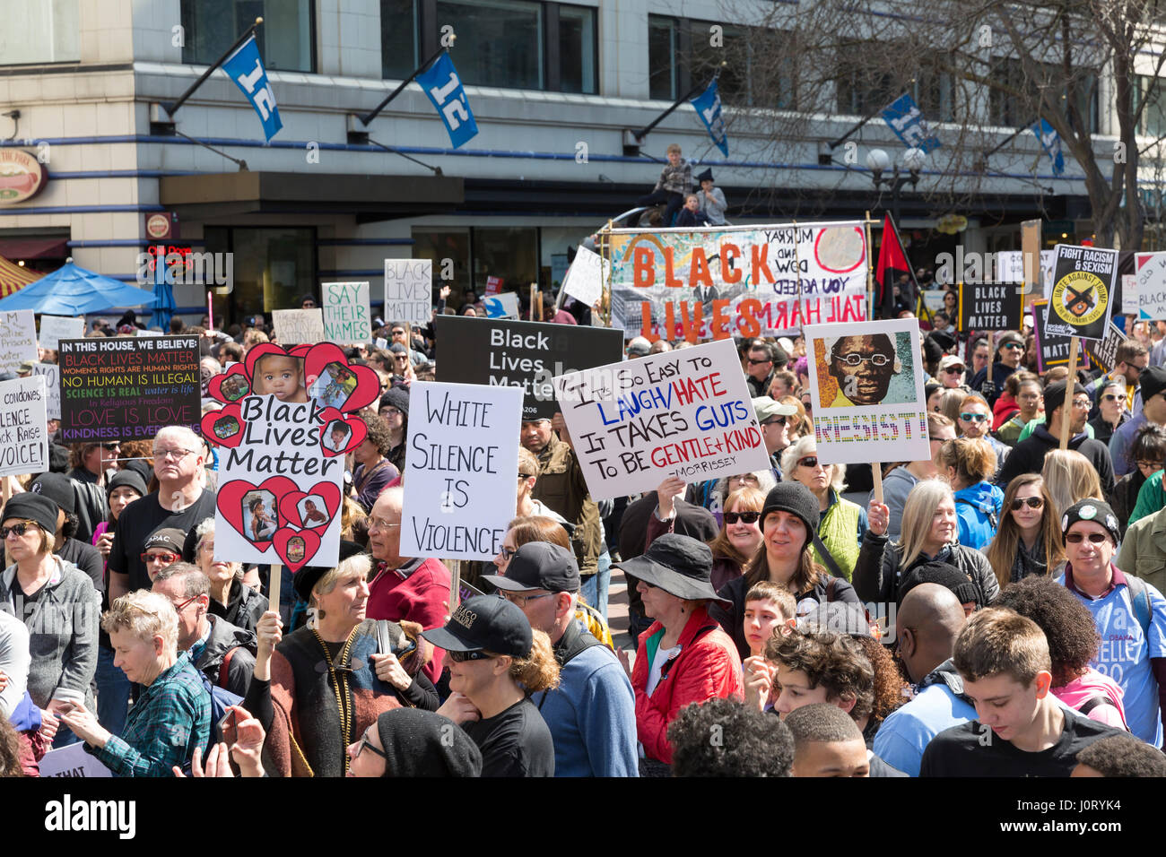 Marginalized people hi-res stock photography and images - Alamy