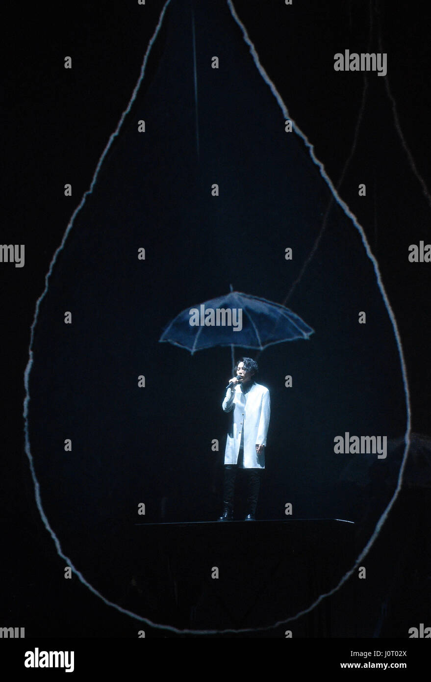 Yoga lin hi-res stock photography and images - Alamy