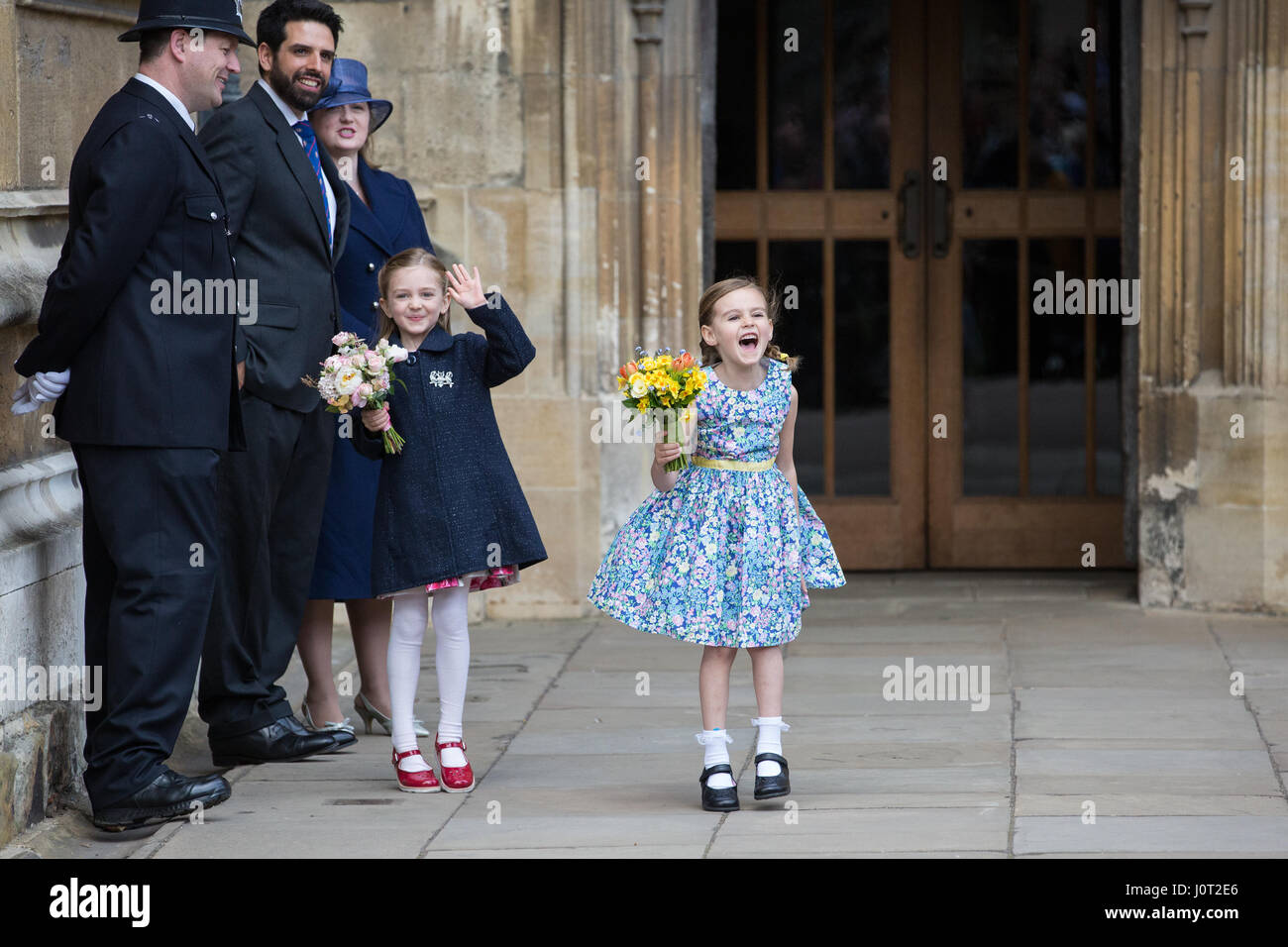 Windsor, UK. 16th April, 2017. Two young girls, Eowyn Bannan, 6, and ...