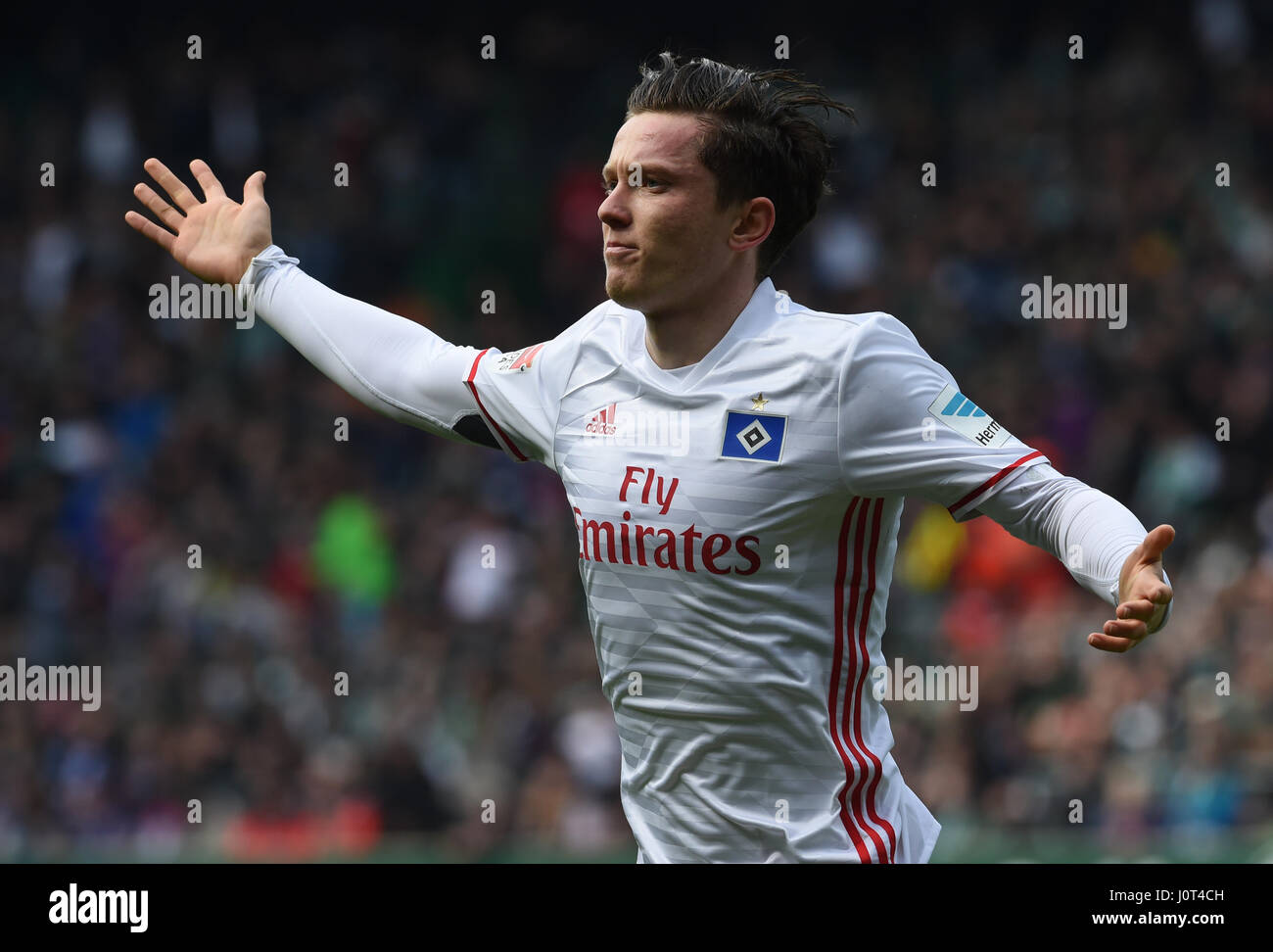 Bremen, Germany. 16th Apr, 2017. dpatop - Hamburg's Michael Gregoritsch ...