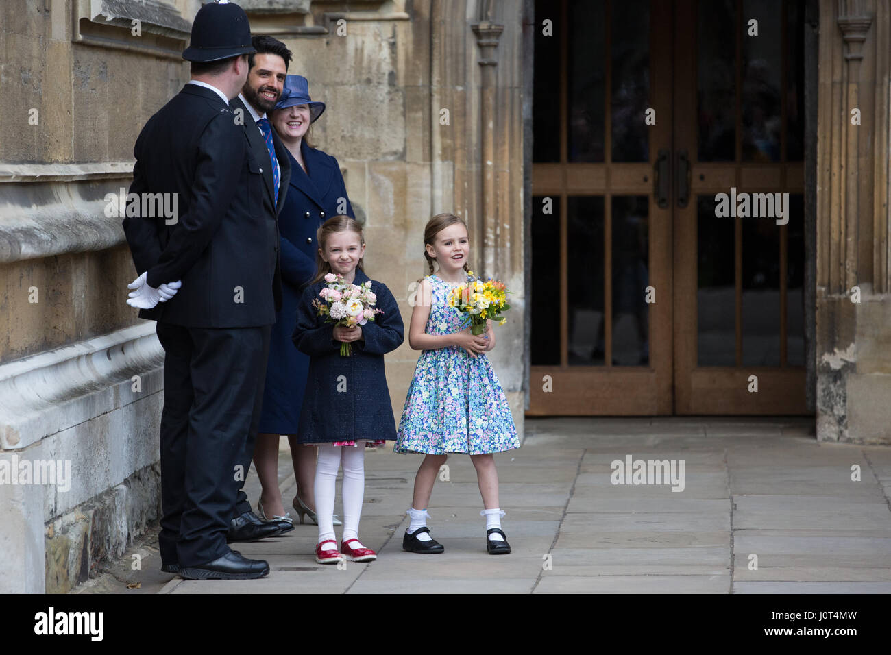 Windsor, UK. 16th April, 2017. Two young girls, Eowyn Bannan, 6, and ...