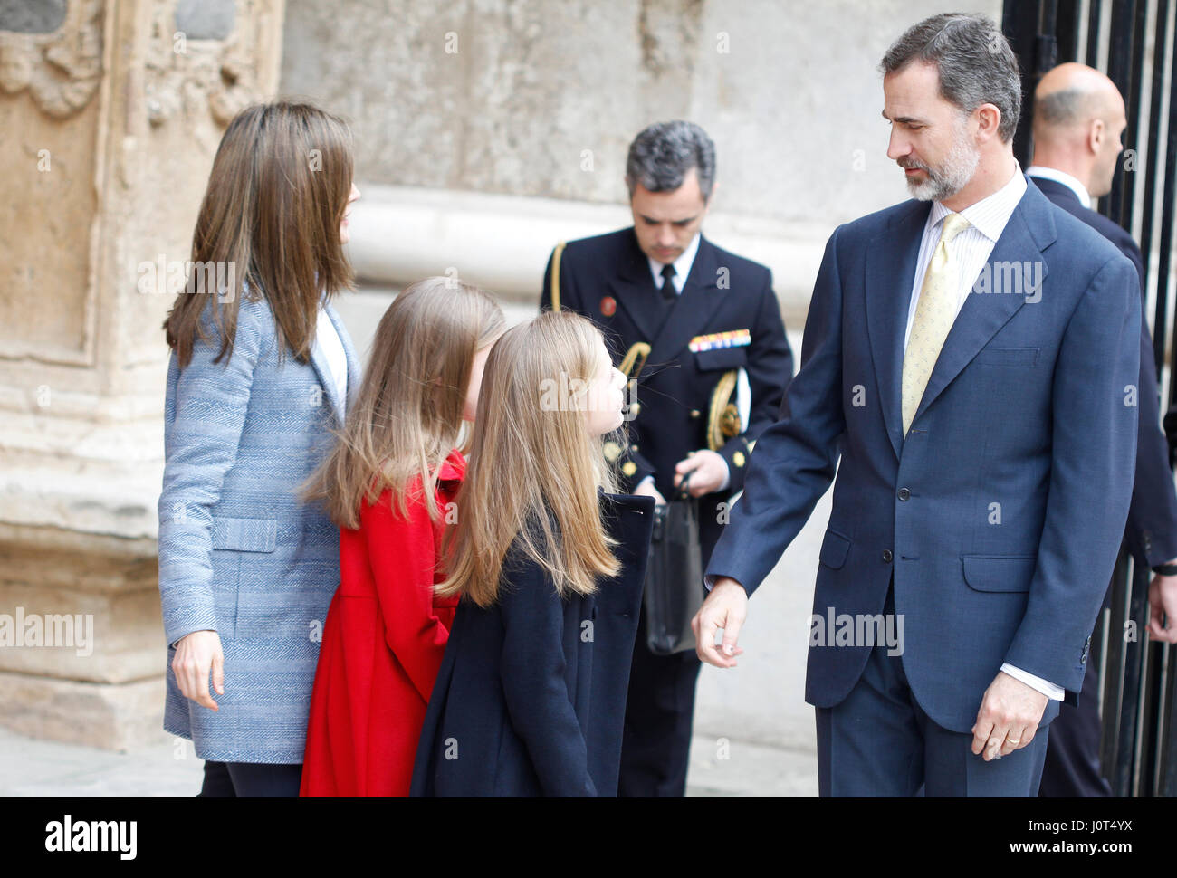 Prince felipe and daughters leonor and sofia hi-res stock photography ...