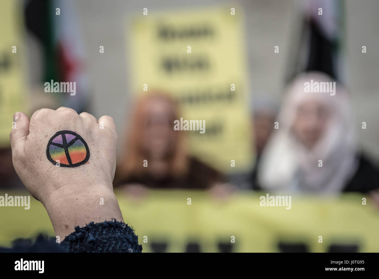 Ban the bomb sign hi-res stock photography and images - Alamy