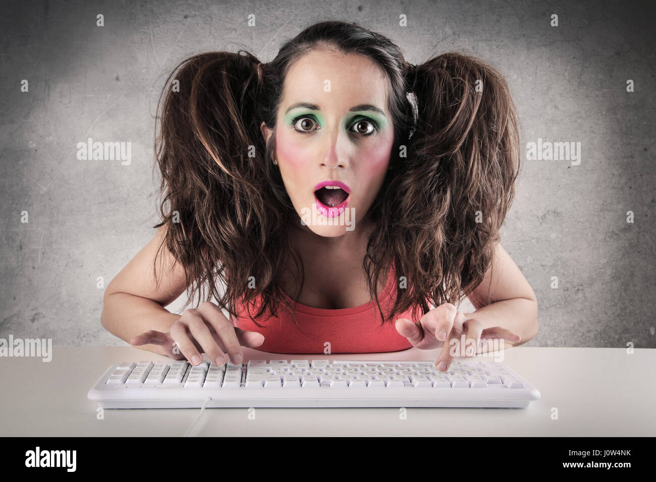 Beautiful girl computer hi-res stock photography and images - Alamy