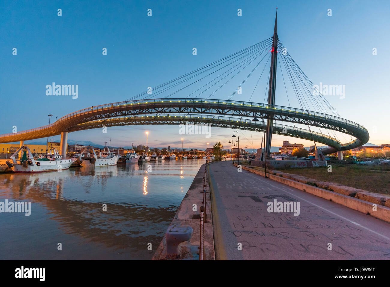 PESCARA, ITALY - The Ponte del Mare monumental bridge and the Ferris ...