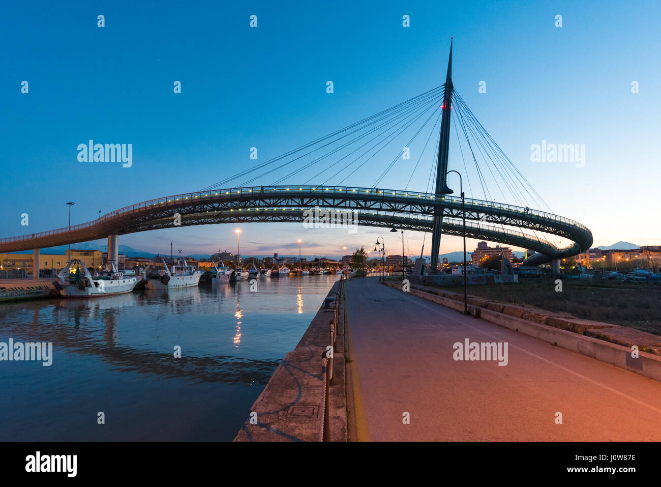 PESCARA, ITALY - The Ponte del Mare monumental bridge and the Ferris ...