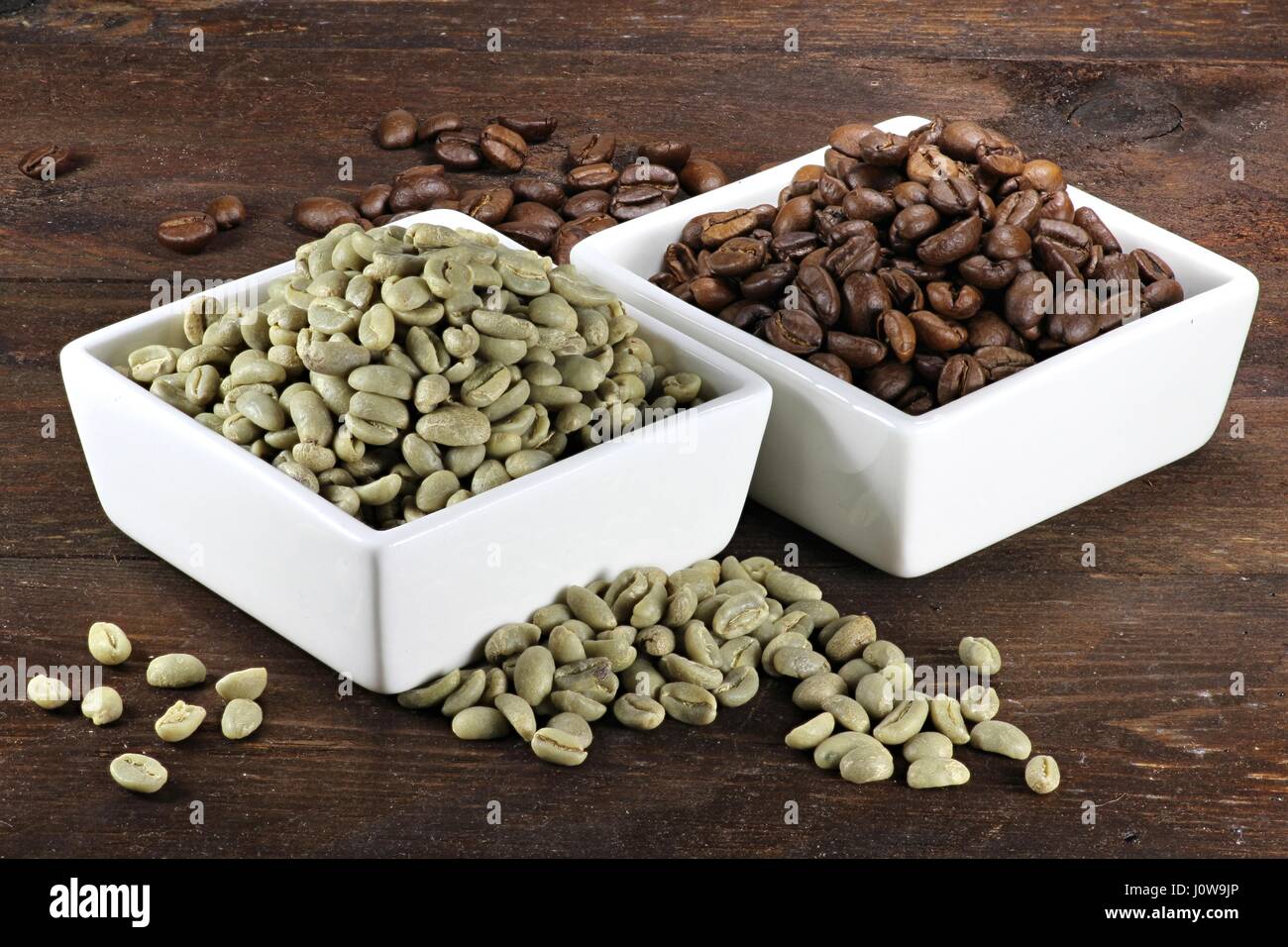 Roasted and unroasted coffee beans hi-res stock photography and images ...