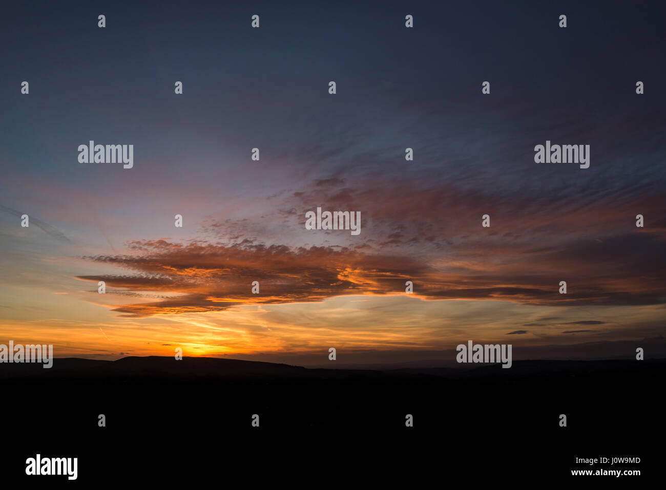 Beautiful sunset colours in the sky hi-res stock photography and images ...