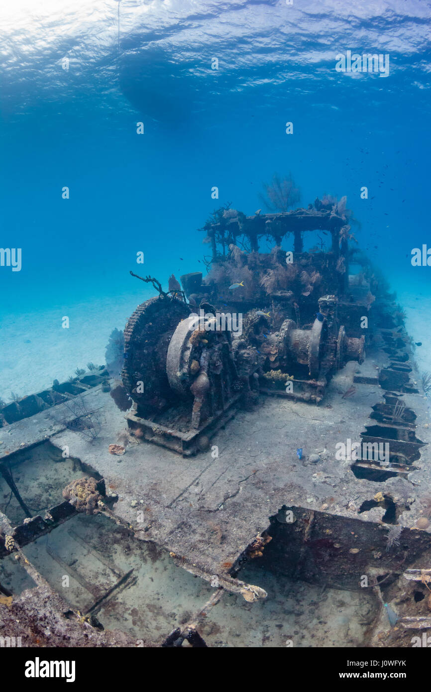 Caribbean dive boat shipwreck hi-res stock photography and images - Alamy