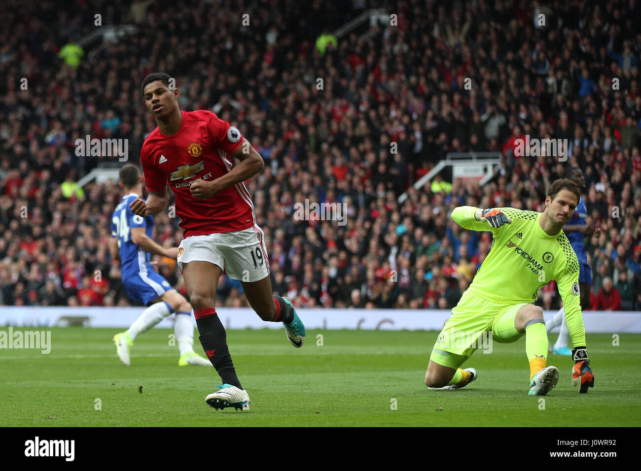 Manchester United's Marcus Rashford celebrates scoring his side's first ...