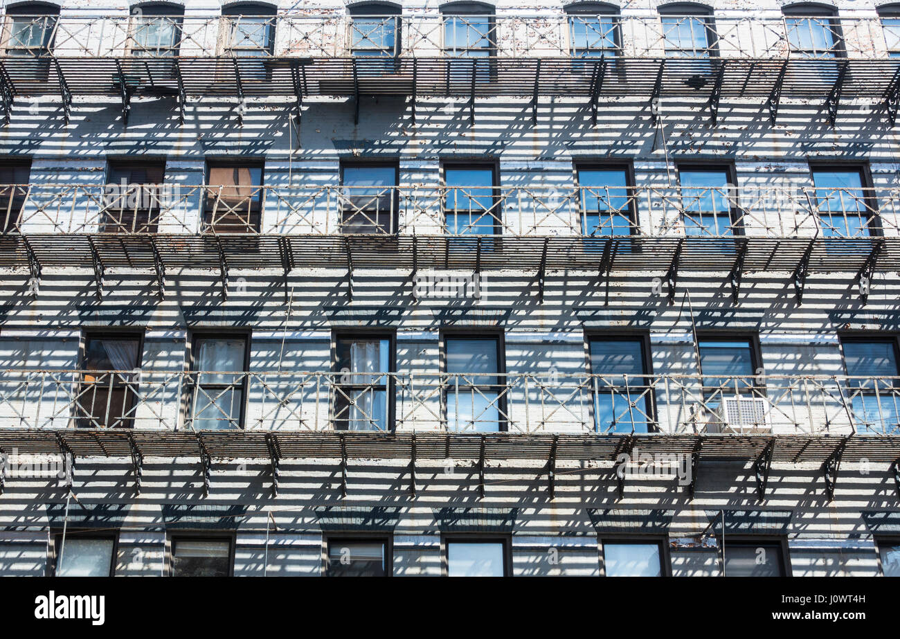 Tenement building 20th century hi-res stock photography and images - Alamy