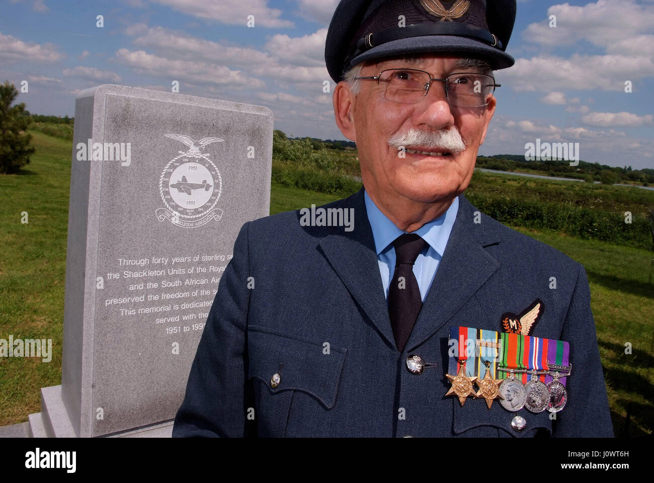 Unveiling The Shackleton Association memorial at the National Memorial ...