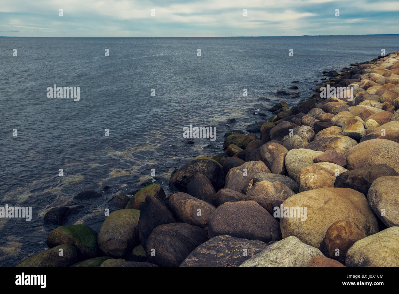 Cold rocks hi-res stock photography and images - Alamy