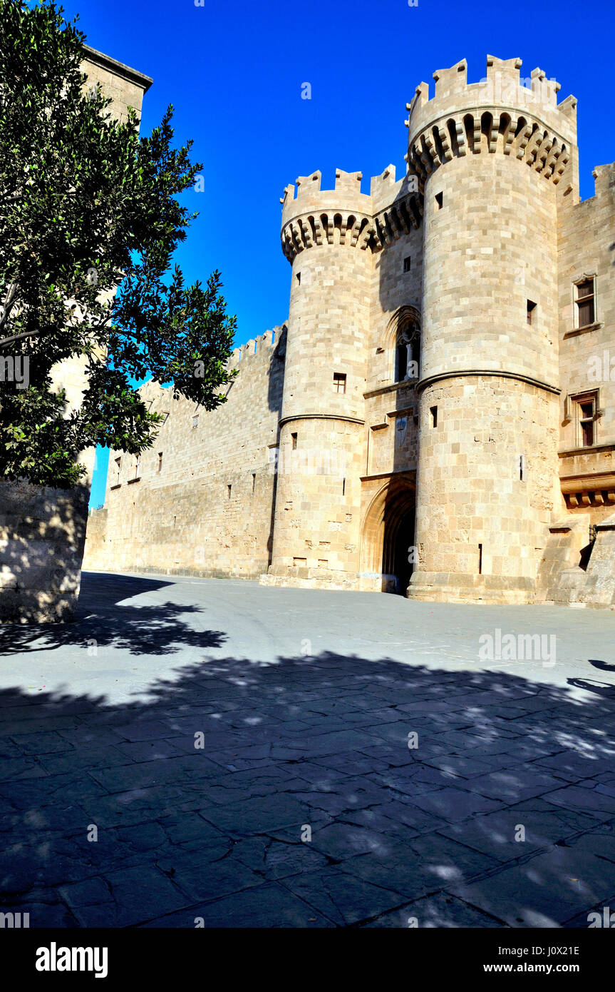 Greek historic landmark hi-res stock photography and images - Alamy