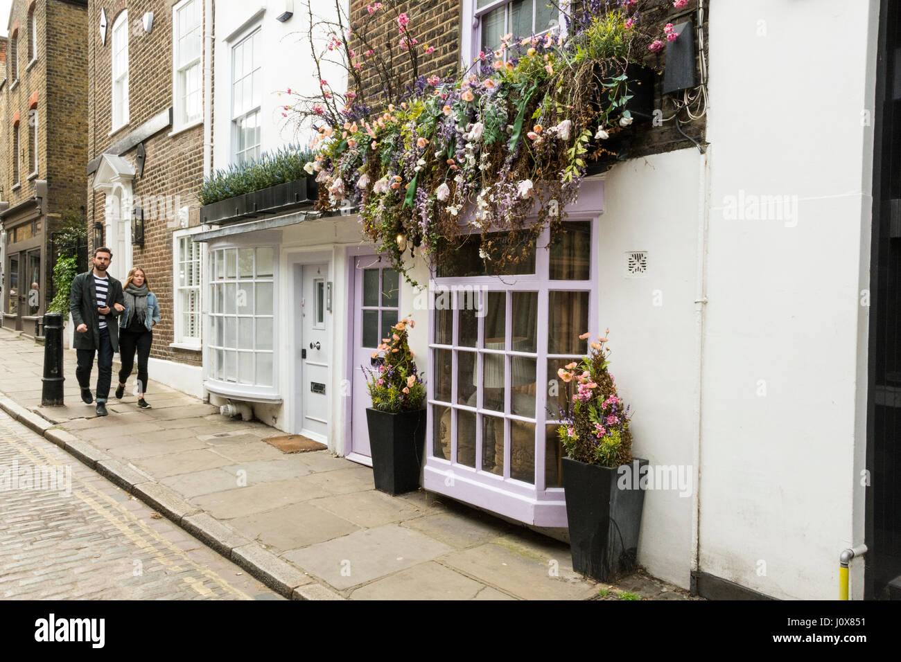 Quaint shops on Perrins Court, Hampstead, London, NW3 Stock Photo - Alamy