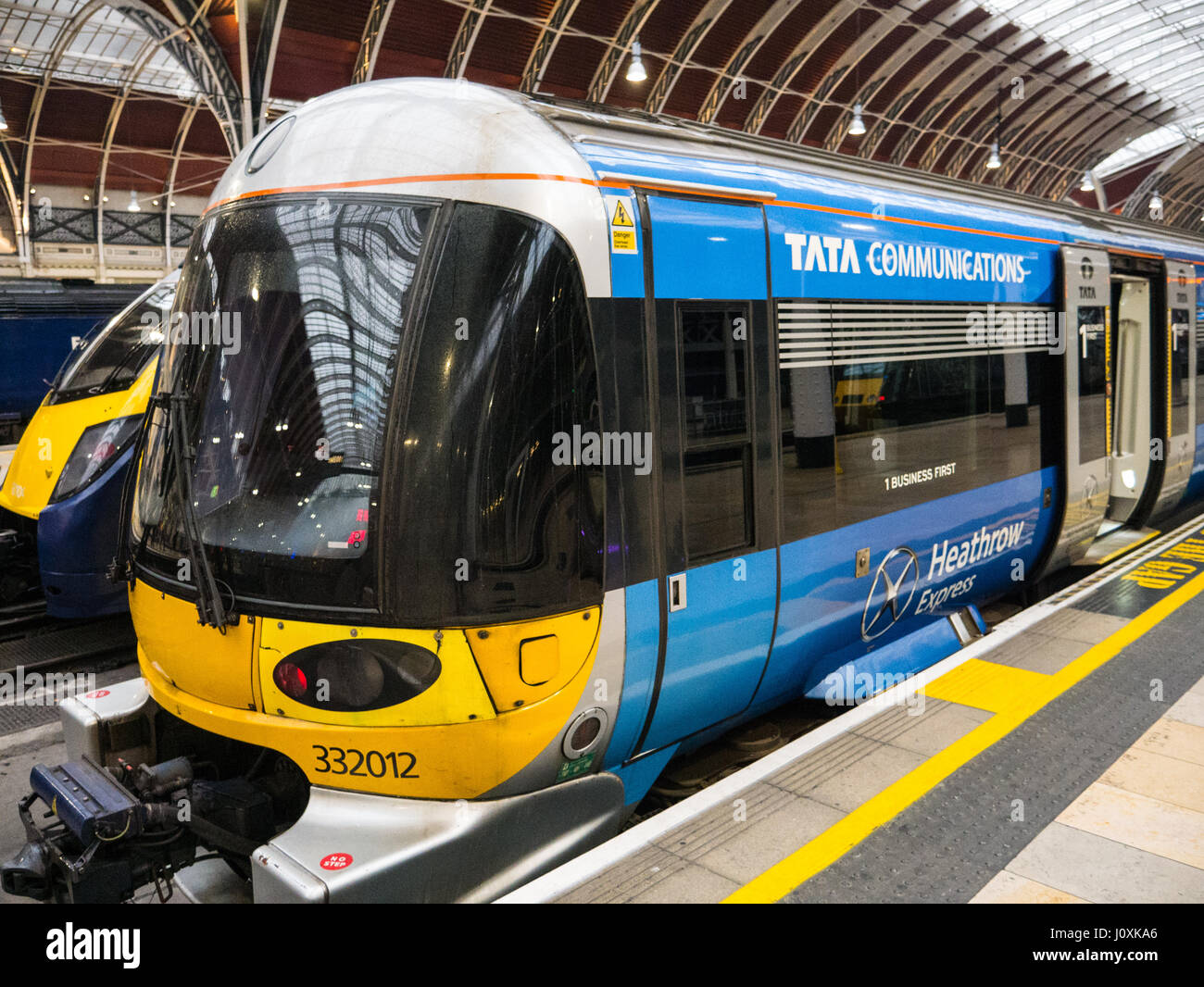 Heathrow Express, Main Line, Paddington Railway Station, London ...