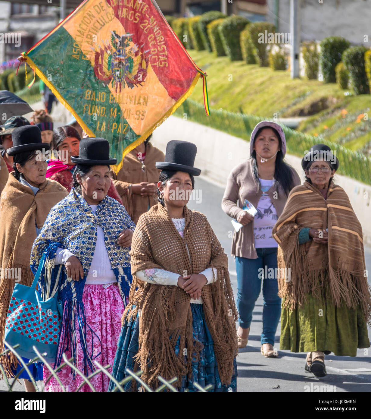 Cholita hi-res stock photography and images - Alamy
