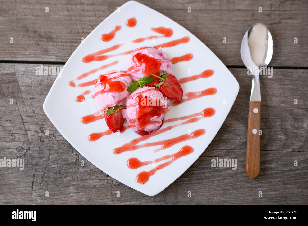 Vanilla mint ice cream hi-res stock photography and images - Alamy