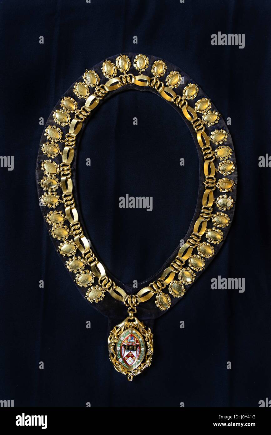 Mayor chain hi-res stock photography and images - Alamy