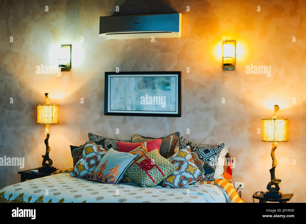 Neat bedroom hi-res stock photography and images - Alamy