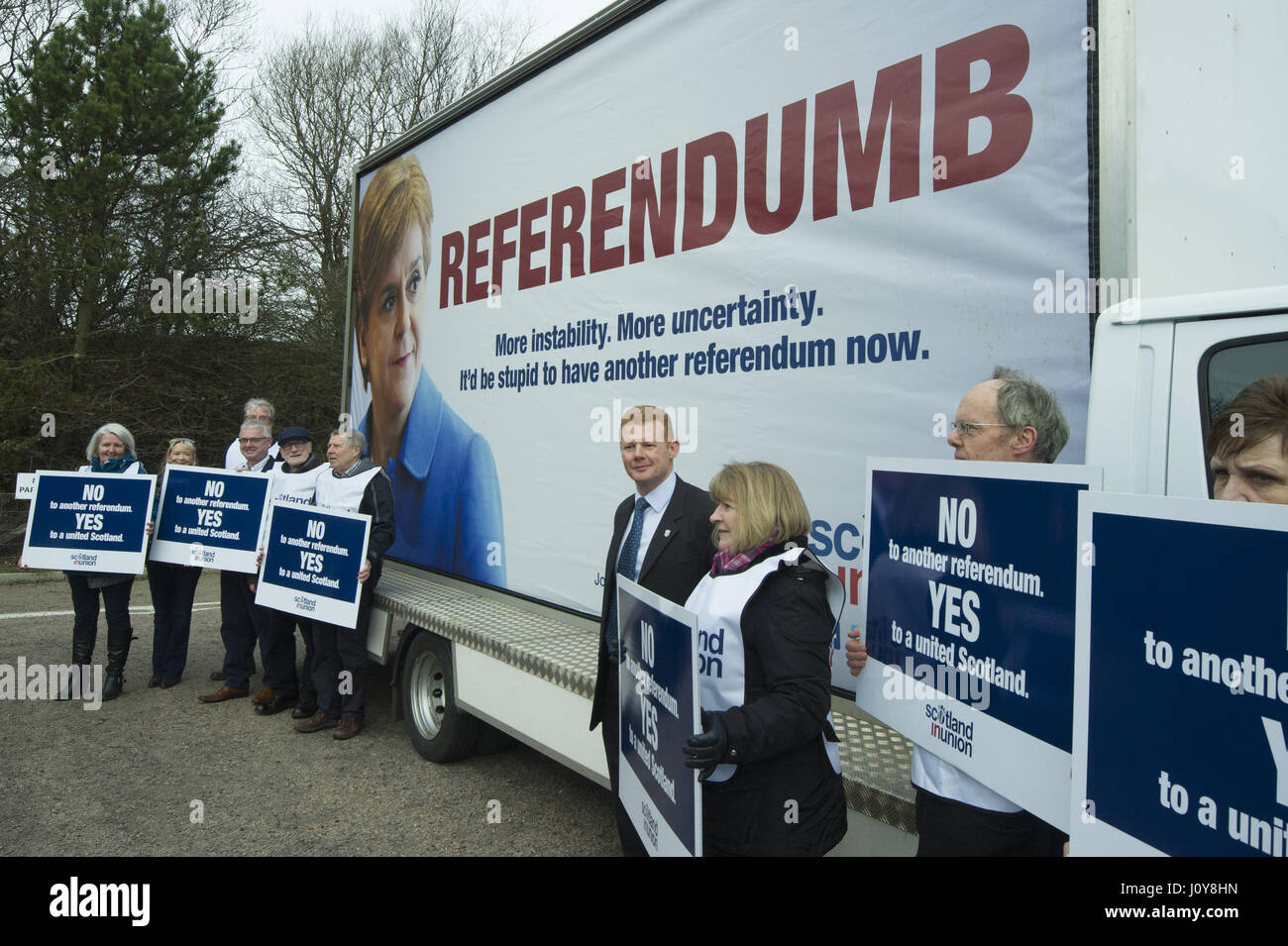 Pro Union supporters unveil a truck with an anti independence message ...