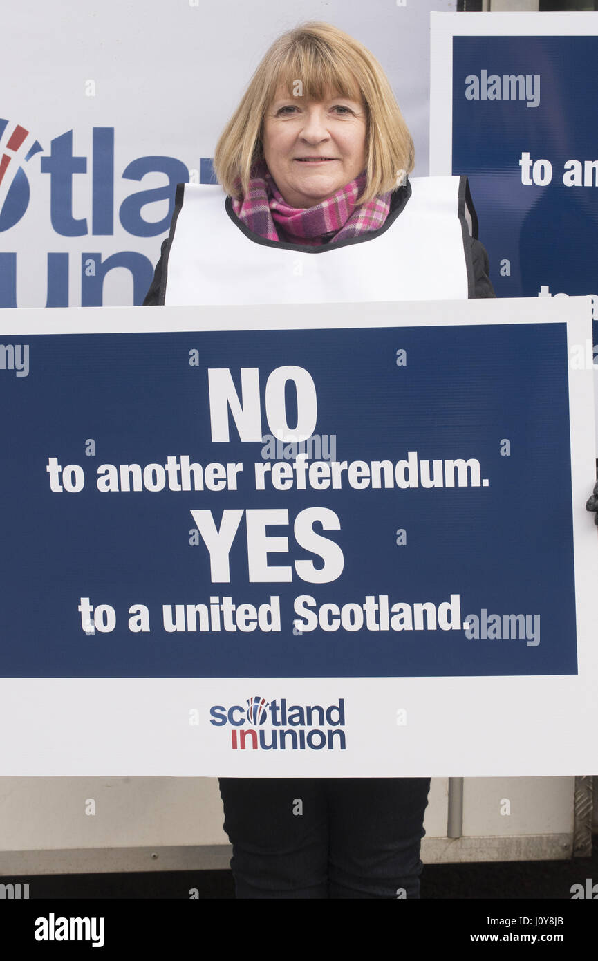 Pro Union supporters unveil a truck with an anti independence message ...