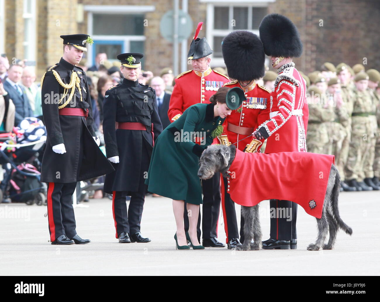 Prince William, Duke of Cambridge, and Catherine, Duchess of Cambridge ...