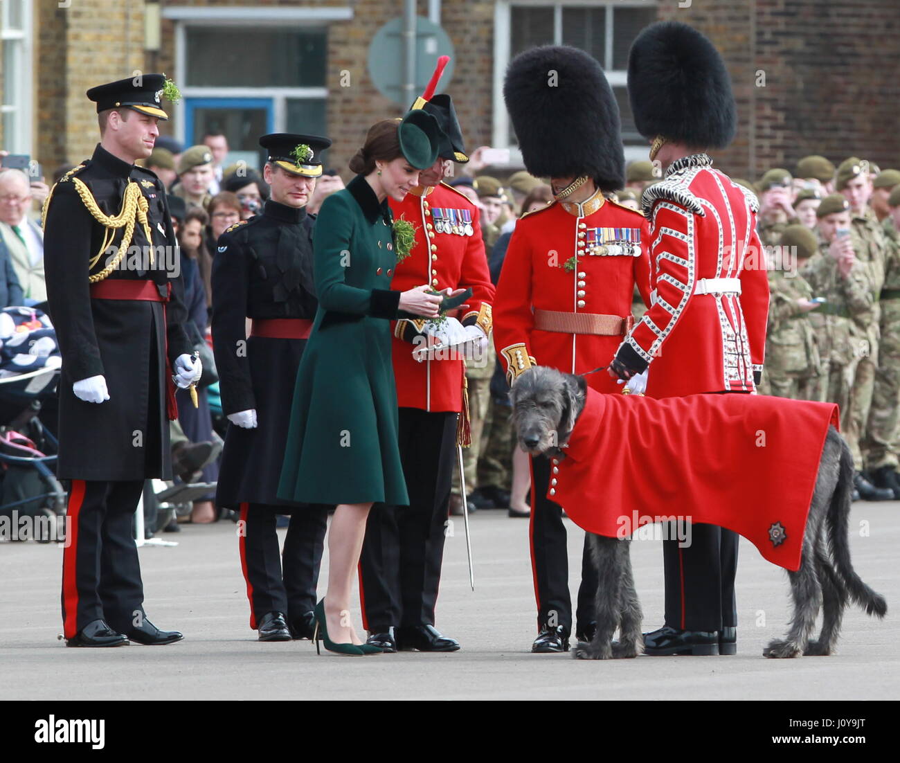 Prince William, Duke of Cambridge, and Catherine, Duchess of Cambridge ...