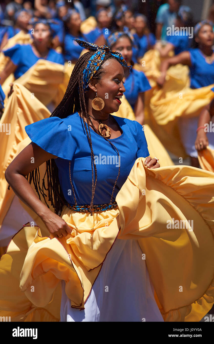 Group of dancers of Africa descent (Afrodescendiente) performing at the ...