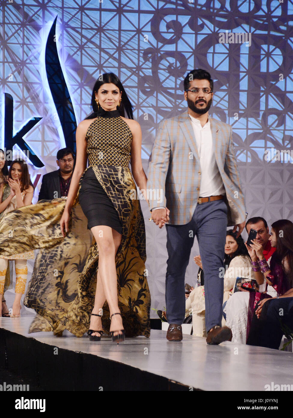 Lahore, Pakistan. 07th Aug, 2013. Pakistani model presents a creation ...