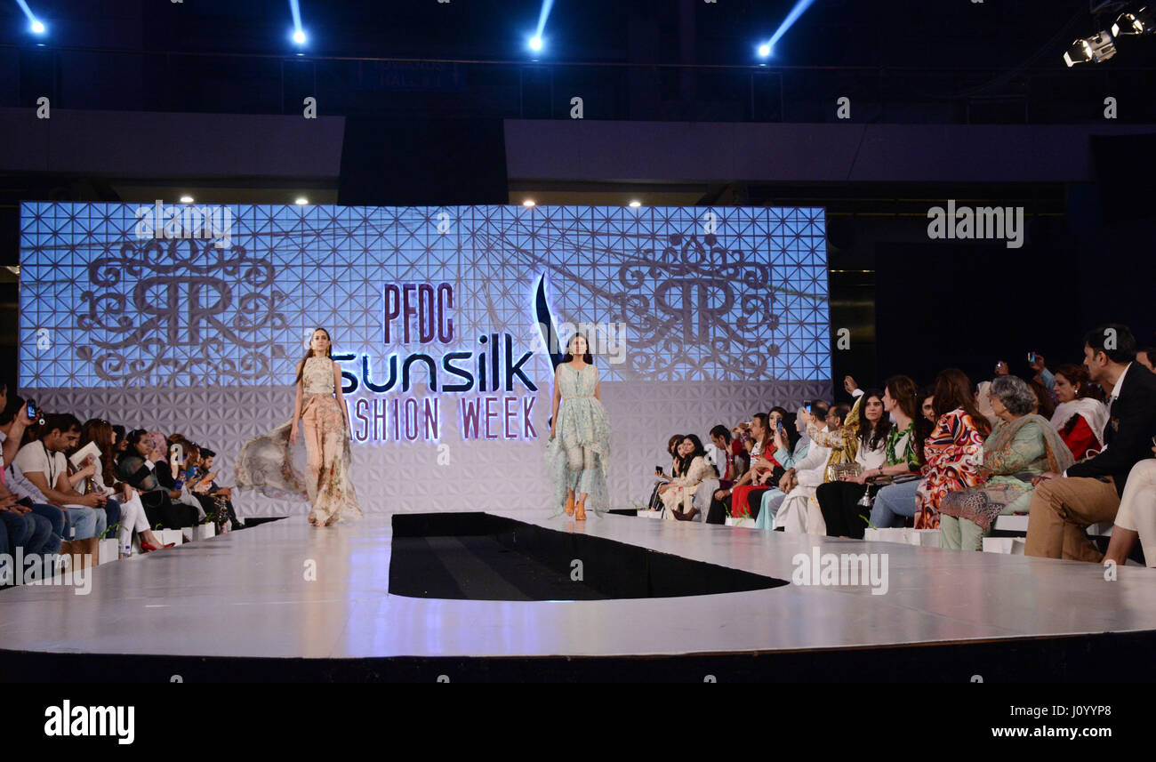 Lahore, Pakistan. 07th Aug, 2013. Pakistani model presents a creation ...