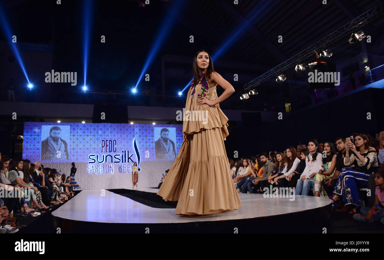 Lahore, Pakistan. 07th Aug, 2013. Pakistani model presents a creation ...
