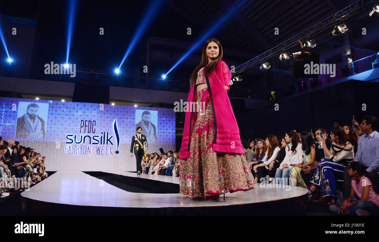 Lahore, Pakistan. 07th Aug, 2013. Pakistani model presents a creation ...