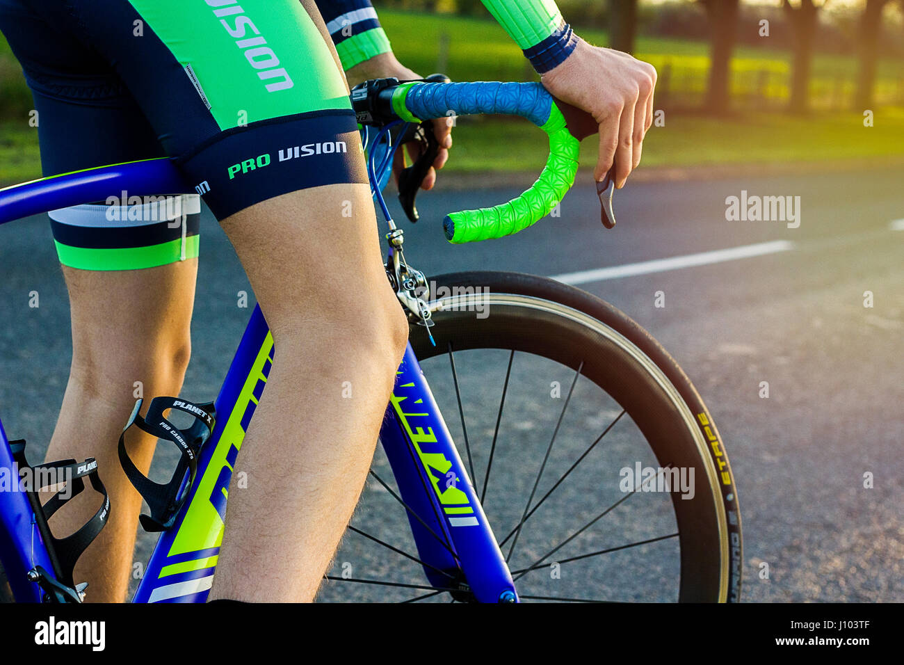 Cycling photos hi-res stock photography and images - Alamy
