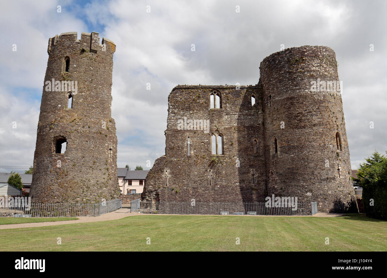 Ferns Castle in Ferns, County Wexford, Ireland (Eire Stock Photo - Alamy