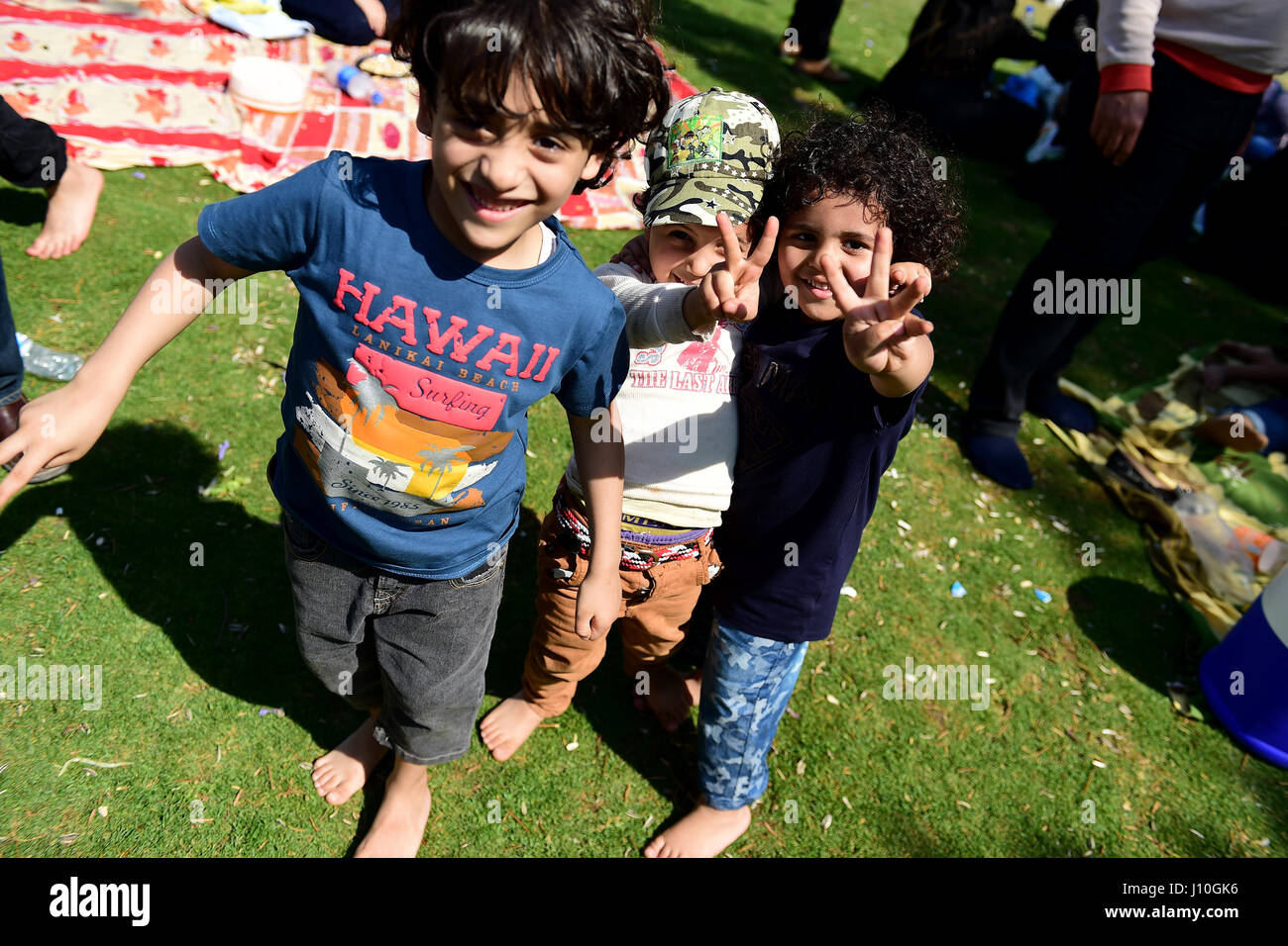 Cairo, Egypt. 17th Apr, 2017. Children pose for a photo as they ...