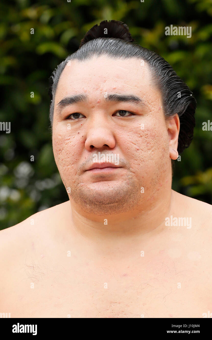 Tokyo, Japan. 17th Apr, 2017. Harumafuji Sumo : Yasukuni Shrine ...