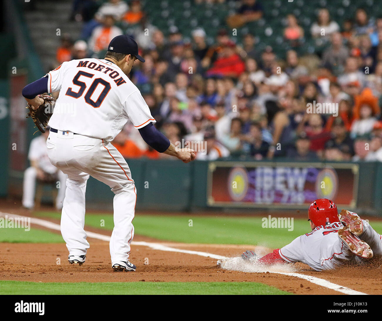 Houston, TX, USA. 17th Apr, 2017. Los Angeles Angels second baseman ...