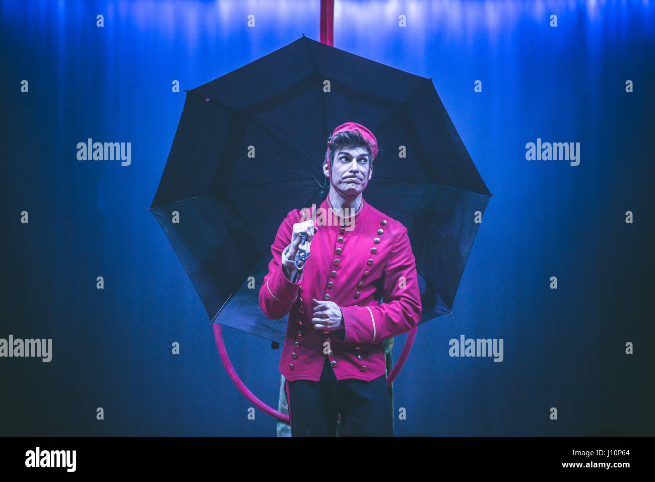 Cirque art nouveau hi-res stock photography and images - Alamy