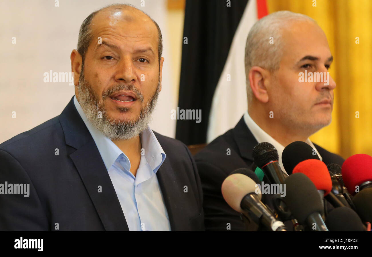 Gaza City, Gaza Strip, Palestinian Territory. 18th Apr, 2017. Senior ...