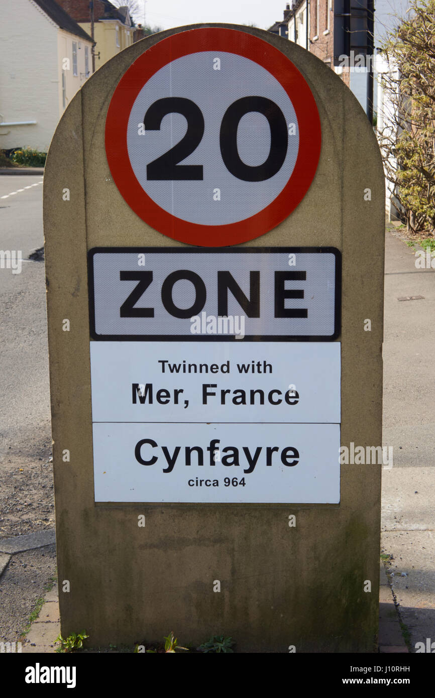20 mph zone sign. Kiver. UK Stock Photo - Alamy