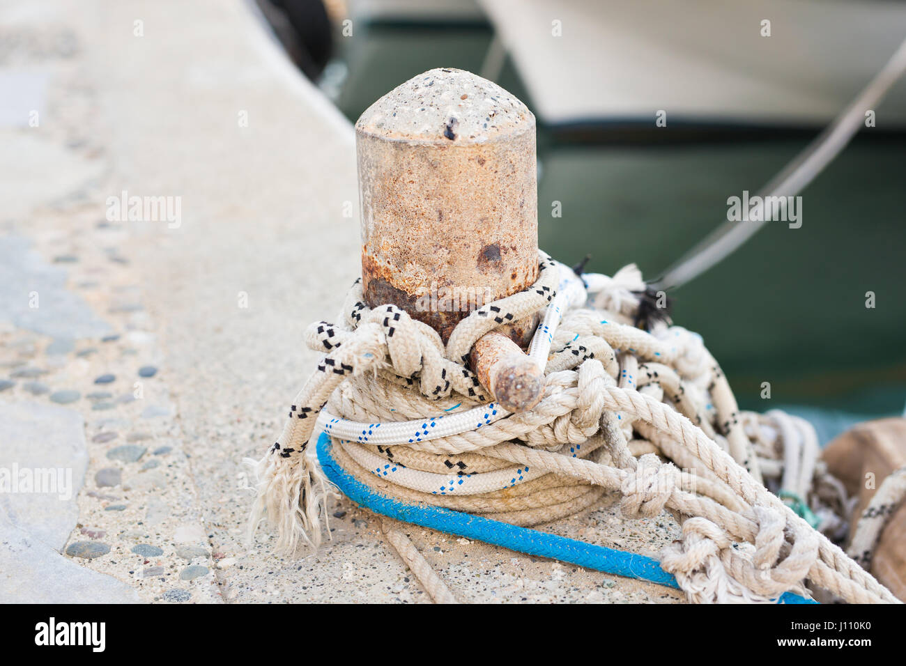 Mooringrope hi-res stock photography and images - Alamy